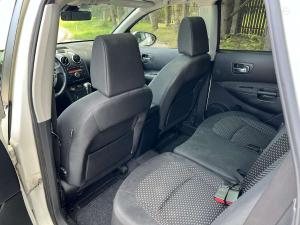 White Nissan qashqai+2 2009 in Vilnius, with an engine capacity of 2.00 L and mileage of 250 thousand km for 3499 €, photo 17 on AUTOMOTO.COM.LV