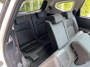 White Nissan qashqai+2 2009 in Vilnius, with an engine capacity of 2.00 L and mileage of 250 thousand km for 3499 €, photo 19 on AUTOMOTO.COM.LV