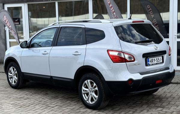 White Nissan qashqai+2 2010 in Radviliskis, with an engine capacity of 1.60 L and mileage of 295 thousand km for 5650 €, photo 10 on AUTOMOTO.COM.LV