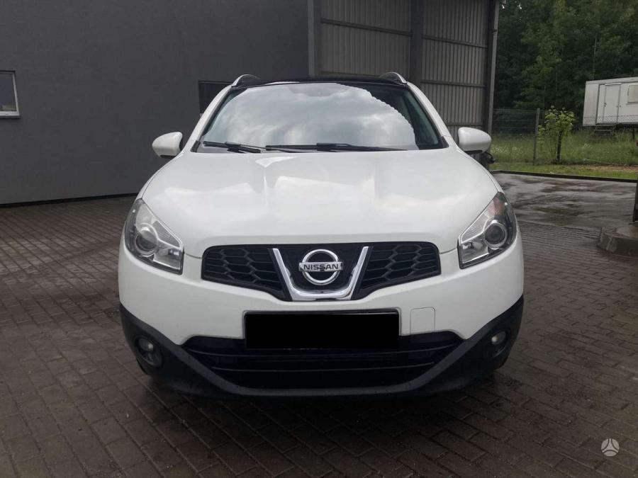 White Nissan qashqai+2 2010 in Marijampole, with an engine capacity of 1.46 L and mileage of 247 thousand km for 4150 €, photo 3 on AUTOMOTO.COM.LV