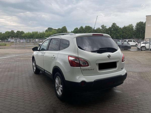 White Nissan qashqai+2 2010 in Marijampole, with an engine capacity of 1.46 L and mileage of 247 thousand km for 4150 €, photo 4 on AUTOMOTO.COM.LV