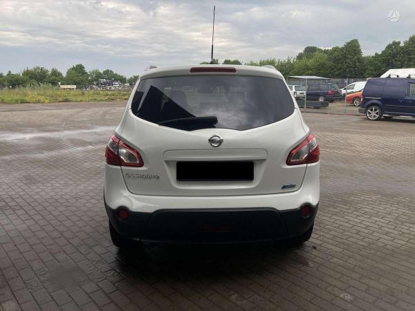 White Nissan qashqai+2 2010 in Marijampole, with an engine capacity of 1.46 L and mileage of 247 thousand km for 4150 €, photo 5 on AUTOMOTO.COM.LV