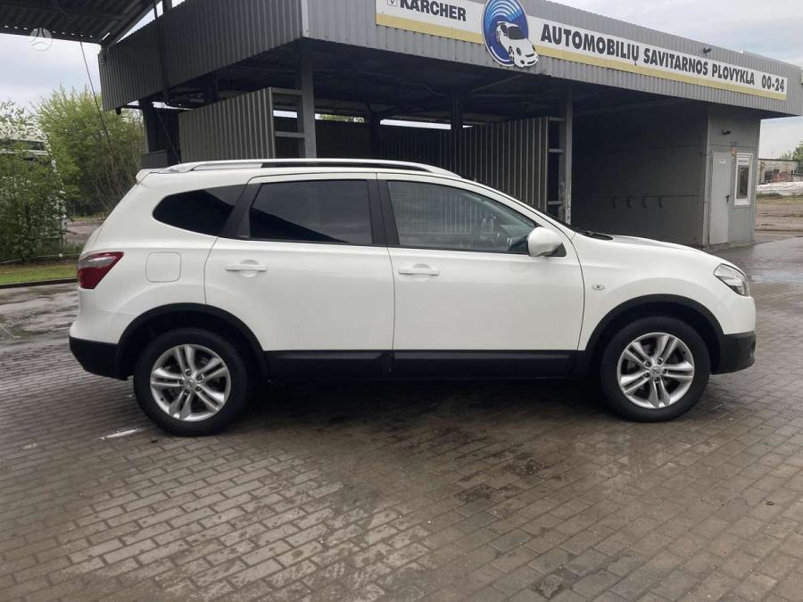 White Nissan qashqai+2 2010 in Marijampole, with an engine capacity of 1.46 L and mileage of 247 thousand km for 4150 €, photo 9 on AUTOMOTO.COM.LV
