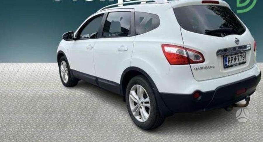 White Nissan qashqai+2 2010 in Marijampole, with an engine capacity of 1.60 L and mileage of 265 thousand km for 3700 €, photo 4 on AUTOMOTO.COM.LV
