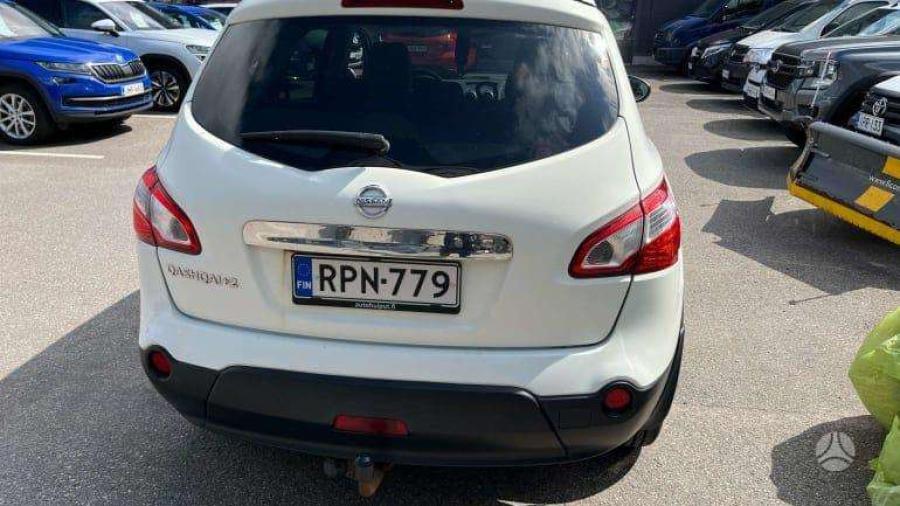 White Nissan qashqai+2 2010 in Marijampole, with an engine capacity of 1.60 L and mileage of 265 thousand km for 3700 €, photo 6 on AUTOMOTO.COM.LV
