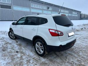 White Nissan qashqai+2 2011 in Taurage, with an engine capacity of 1.46 L and mileage of 290 thousand km for 4900 €, photo 2 on AUTOMOTO.COM.LV