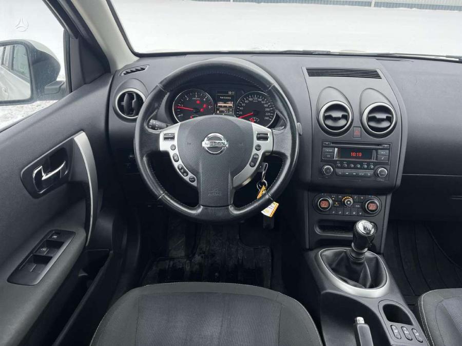 White Nissan qashqai+2 2011 in Taurage, with an engine capacity of 1.46 L and mileage of 290 thousand km for 4900 €, photo 8 on AUTOMOTO.COM.LV