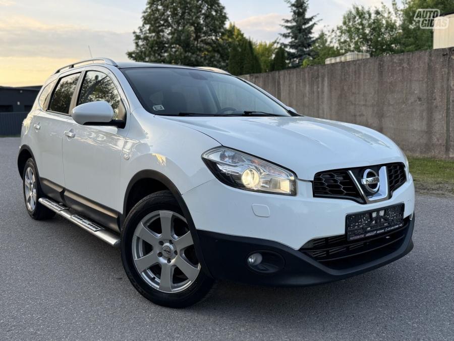 White Nissan qashqai+2 2011 in Vilnius, with an engine capacity of 2.00 L and mileage of 233 thousand km for 4999 €, photo 3 on AUTOMOTO.COM.LV
