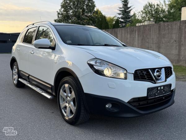 White Nissan qashqai+2 2011 in Vilnius, with an engine capacity of 2.00 L and mileage of 233 thousand km for 4999 €, photo 4 on AUTOMOTO.COM.LV