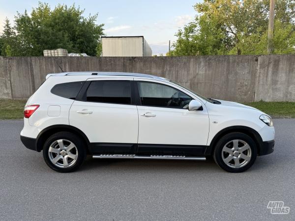 White Nissan qashqai+2 2011 in Vilnius, with an engine capacity of 2.00 L and mileage of 233 thousand km for 4999 €, photo 7 on AUTOMOTO.COM.LV