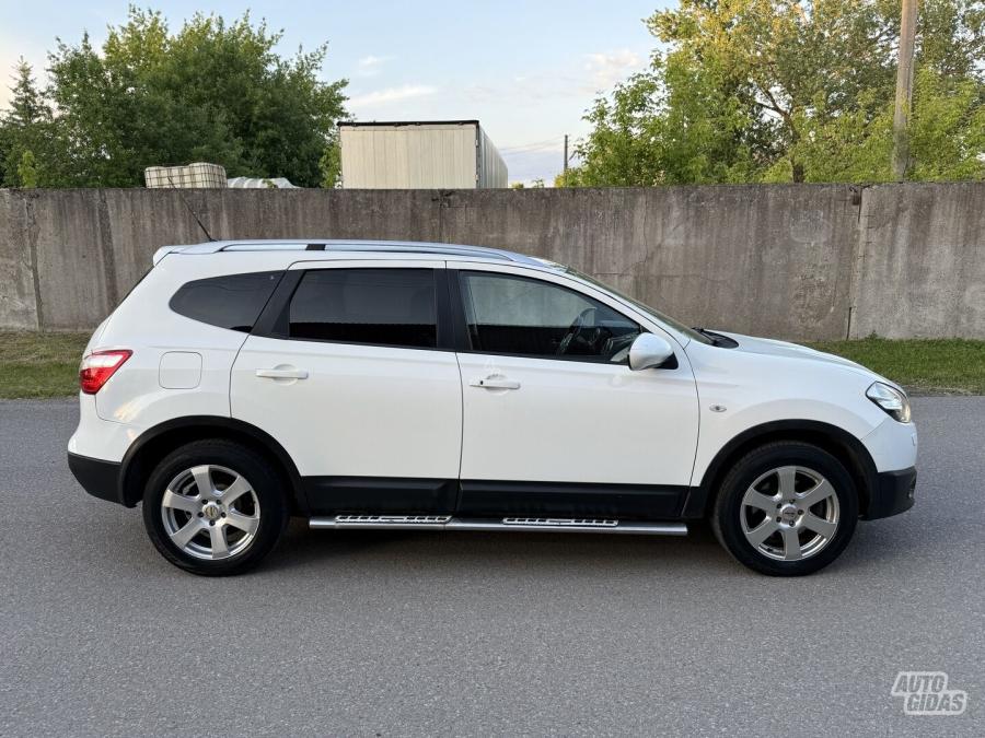 White Nissan qashqai+2 2011 in Vilnius, with an engine capacity of 2.00 L and mileage of 233 thousand km for 4999 €, photo 8 on AUTOMOTO.COM.LV
