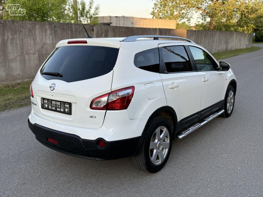 White Nissan qashqai+2 2011 in Vilnius, with an engine capacity of 2.00 L and mileage of 233 thousand km for 4999 €, photo 9 on AUTOMOTO.COM.LV