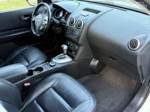 White Nissan qashqai+2 2011 in Vilnius, with an engine capacity of 2.00 L and mileage of 233 thousand km for 4999 €, photo 14 on AUTOMOTO.COM.LV