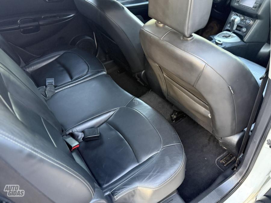 White Nissan qashqai+2 2011 in Vilnius, with an engine capacity of 2.00 L and mileage of 233 thousand km for 4999 €, photo 16 on AUTOMOTO.COM.LV