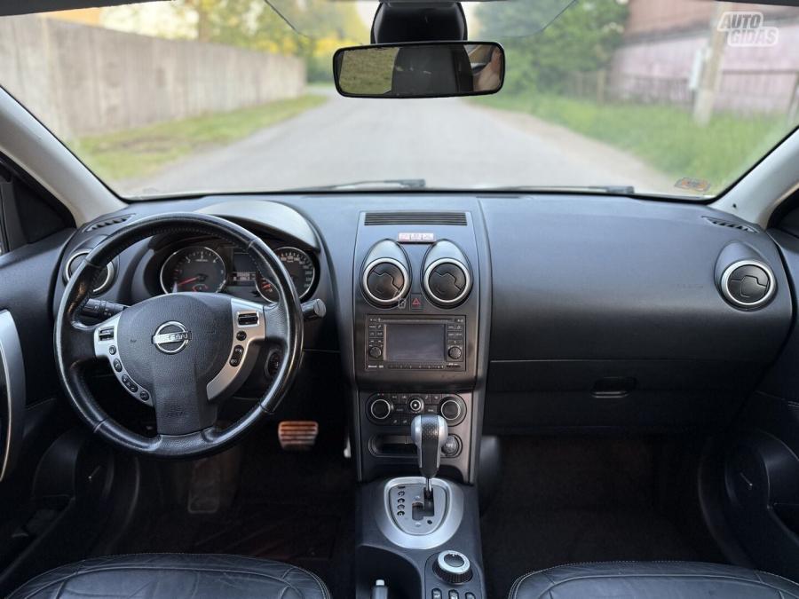 White Nissan qashqai+2 2011 in Vilnius, with an engine capacity of 2.00 L and mileage of 233 thousand km for 4999 €, photo 18 on AUTOMOTO.COM.LV