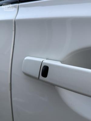 White Nissan qashqai+2 2011 in Vilnius, with an engine capacity of 2.00 L and mileage of 233 thousand km for 4999 €, photo 28 on AUTOMOTO.COM.LV