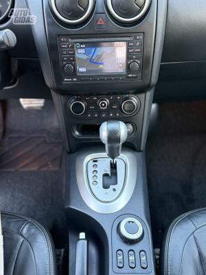 White Nissan qashqai+2 2011 in Vilnius, with an engine capacity of 2.00 L and mileage of 233 thousand km for 4999 €, photo 19 on AUTOMOTO.COM.LV