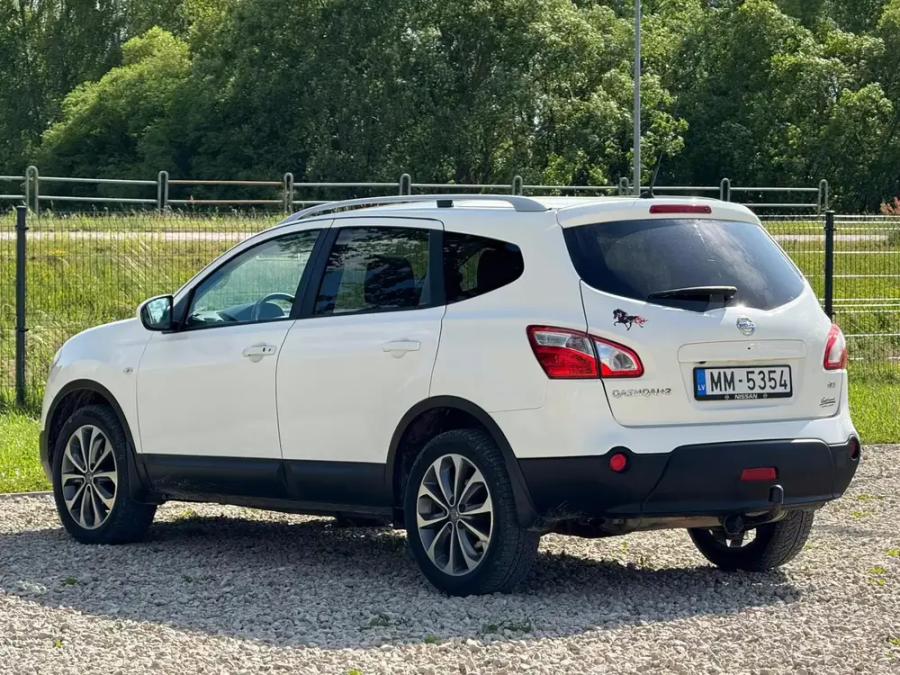 Balts Nissan qashqai+2 2011 Jelgava, ar dzinēja tilpumu 2.00 L un nobraukumu 273 tūkst. km par 5750 €, foto 4 vietnē AUTOMOTO.COM.LV