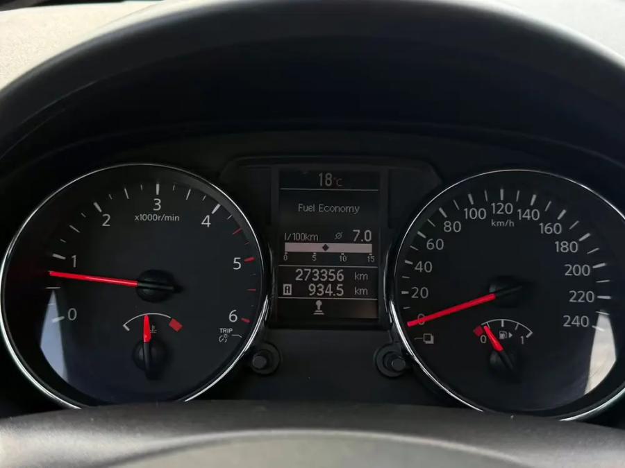 Balts Nissan qashqai+2 2011 Jelgava, ar dzinēja tilpumu 2.00 L un nobraukumu 273 tūkst. km par 5750 €, foto 24 vietnē AUTOMOTO.COM.LV