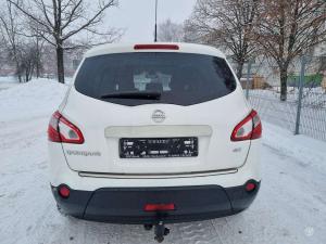 White Nissan qashqai+2 2012 in Kaunas, with an engine capacity of 1.60 L and mileage of 232 thousand km for 5600 €, photo 5 on AUTOMOTO.COM.LV