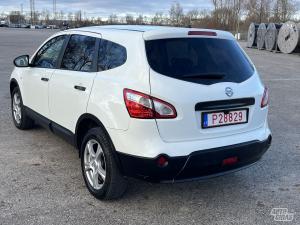 White Nissan qashqai+2 2013 in Marijampole, with an engine capacity of 1.50 L and mileage of 225 thousand km for 5250 €, photo 4 on AUTOMOTO.COM.LV