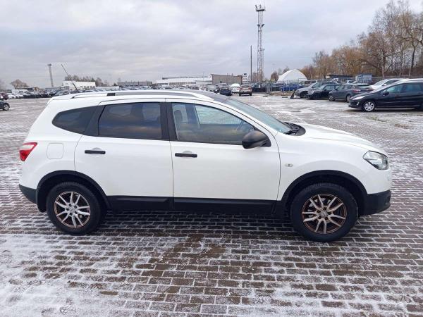 White Nissan qashqai+2 2013 in Marijampole, with an engine capacity of 1.46 L and mileage of 135 thousand km for 5400 €, photo 2 on AUTOMOTO.COM.LV