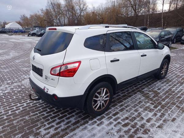 White Nissan qashqai+2 2013 in Marijampole, with an engine capacity of 1.46 L and mileage of 135 thousand km for 5400 €, photo 3 on AUTOMOTO.COM.LV