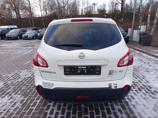 White Nissan qashqai+2 2013 in Marijampole, with an engine capacity of 1.46 L and mileage of 135 thousand km for 5400 €, photo 4 on AUTOMOTO.COM.LV