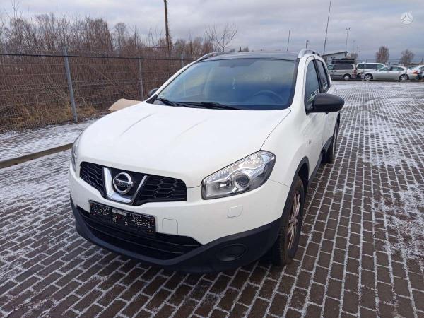 White Nissan qashqai+2 2013 in Marijampole, with an engine capacity of 1.46 L and mileage of 135 thousand km for 5400 €, photo 8 on AUTOMOTO.COM.LV