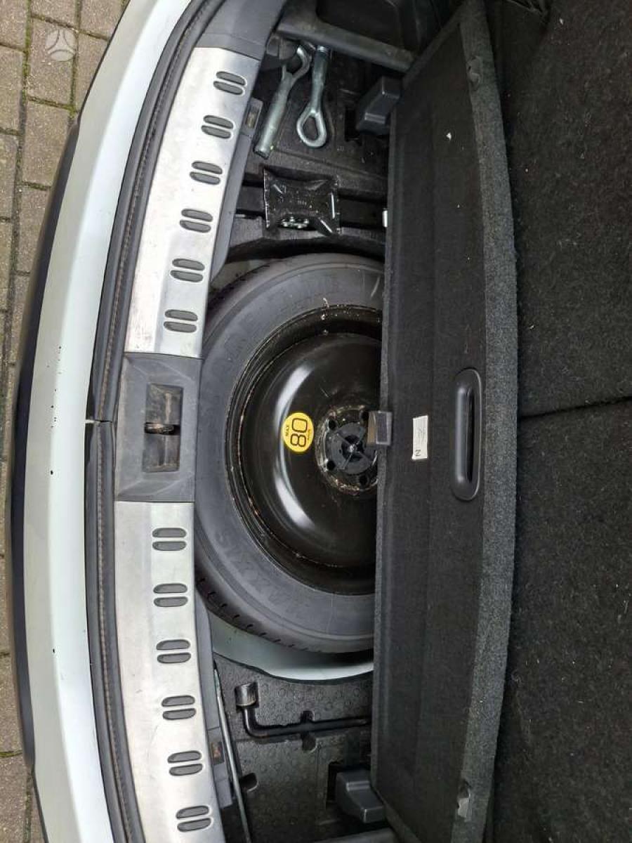 White Nissan qashqai+2 2013 in Panevezys, with an engine capacity of 1.60 L and mileage of 249 thousand km for 5900 €, photo 6 on AUTOMOTO.COM.LV