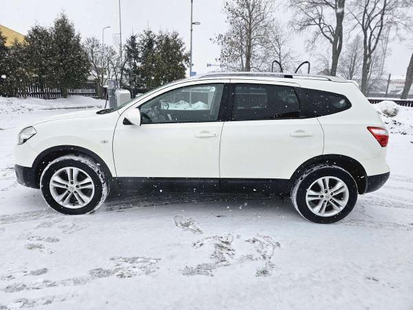 White Nissan qashqai+2 2013 in Taurage, with an engine capacity of 1.46 L and mileage of 270 thousand km for 5400 €, photo 3 on AUTOMOTO.COM.LV