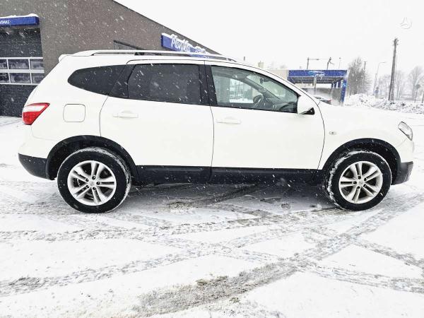 White Nissan qashqai+2 2013 in Taurage, with an engine capacity of 1.46 L and mileage of 270 thousand km for 5400 €, photo 4 on AUTOMOTO.COM.LV