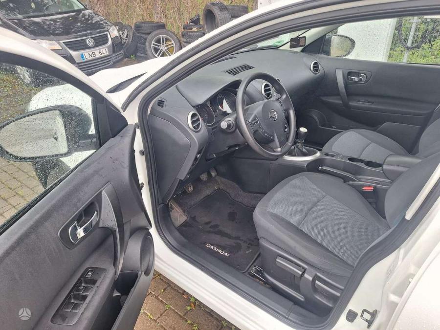 Balts Nissan qashqai+2 2013 Marijampole, ar dzinēja tilpumu 1.46 L un nobraukumu 135 tūkst. km par 6500 €, foto 15 vietnē AUTOMOTO.COM.LV