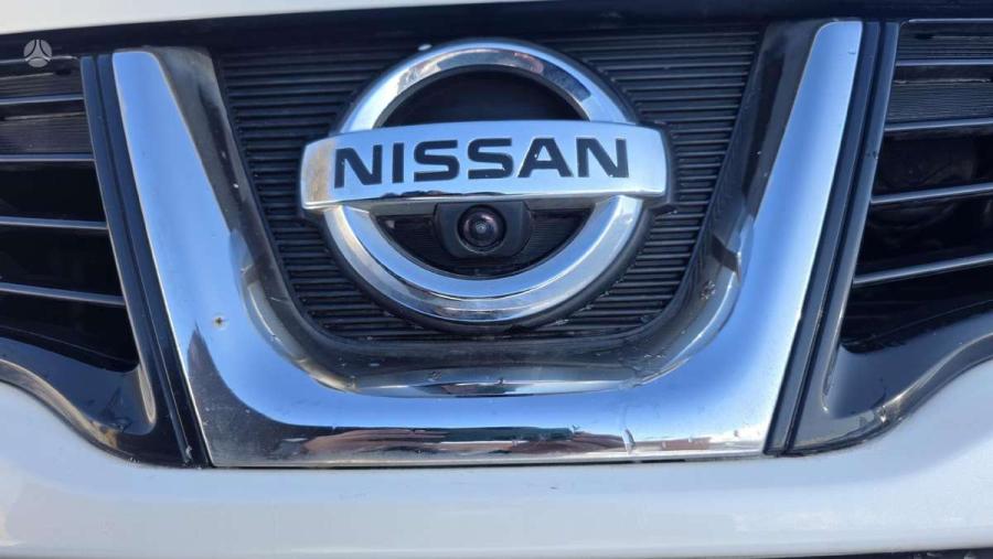 White Nissan qashqai+2 2014 in Siauliai, with an engine capacity of 1.60 L and mileage of 270 thousand km for 5700 €, photo 10 on AUTOMOTO.COM.LV