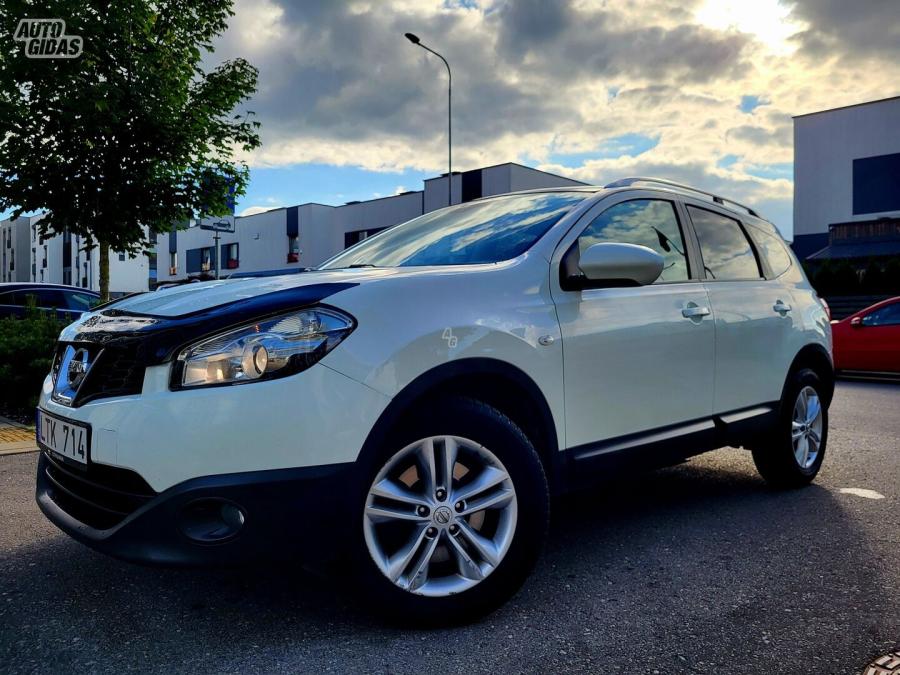 White Nissan qashqai+2 2010 in Vilnius, with an engine capacity of 2.00 L and mileage of 296 thousand km for 3250 €, photo 7 on AUTOMOTO.COM.LV