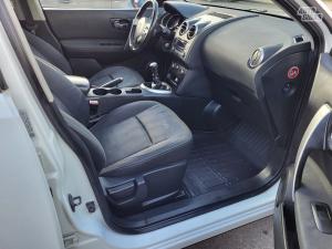 White Nissan qashqai+2 2010 in Vilnius, with an engine capacity of 2.00 L and mileage of 296 thousand km for 3250 €, photo 13 on AUTOMOTO.COM.LV
