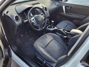 White Nissan qashqai+2 2010 in Vilnius, with an engine capacity of 2.00 L and mileage of 296 thousand km for 3250 €, photo 15 on AUTOMOTO.COM.LV