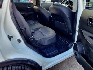 White Nissan qashqai+2 2010 in Vilnius, with an engine capacity of 2.00 L and mileage of 296 thousand km for 3250 €, photo 16 on AUTOMOTO.COM.LV