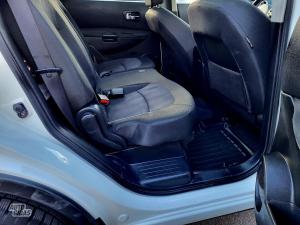White Nissan qashqai+2 2010 in Vilnius, with an engine capacity of 2.00 L and mileage of 296 thousand km for 3250 €, photo 17 on AUTOMOTO.COM.LV