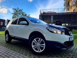 White Nissan qashqai+2 2010 in Vilnius, with an engine capacity of 2.00 L and mileage of 296 thousand km for 3250 €, photo 3 on AUTOMOTO.COM.LV