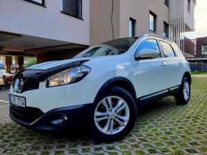 White Nissan qashqai+2 2010 in Vilnius, with an engine capacity of 2.00 L and mileage of 296 thousand km for 3250 €, photo 6 on AUTOMOTO.COM.LV