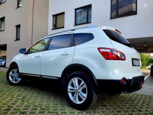 White Nissan qashqai+2 2010 in Vilnius, with an engine capacity of 2.00 L and mileage of 296 thousand km for 3250 €, photo 11 on AUTOMOTO.COM.LV