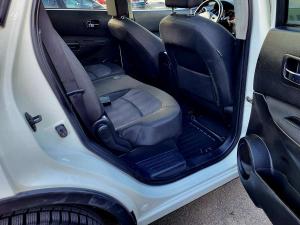 White Nissan qashqai+2 2010 in Vilnius, with an engine capacity of 2.00 L and mileage of 296 thousand km for 3250 €, photo 17 on AUTOMOTO.COM.LV