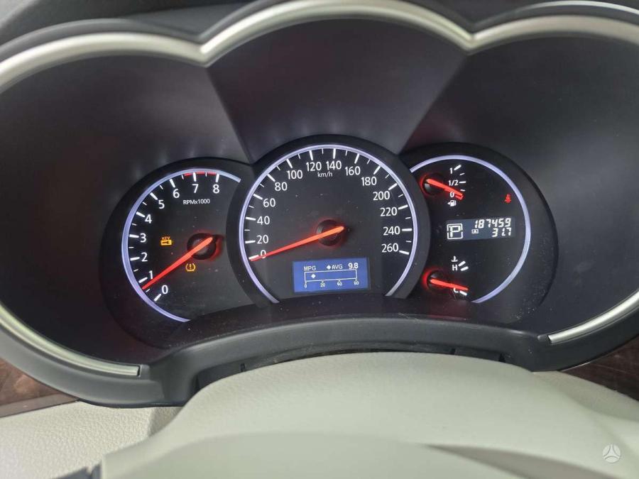 Black Nissan Quest 2012 in Panevezys, with an engine capacity of 3.50 L and mileage of 290 thousand km for 7600 €, photo 8 on AUTOMOTO.COM.LV