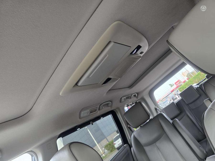 Black Nissan Quest 2012 in Panevezys, with an engine capacity of 3.50 L and mileage of 290 thousand km for 7600 €, photo 10 on AUTOMOTO.COM.LV