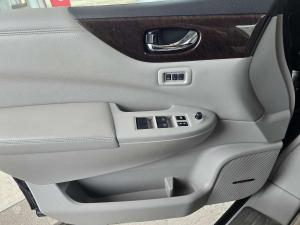 Black Nissan Quest 2012 in Panevezys, with an engine capacity of 3.50 L and mileage of 290 thousand km for 7600 €, photo 11 on AUTOMOTO.COM.LV
