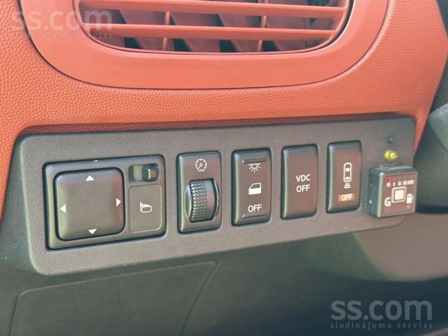 Pelēks Nissan Quest 2004 Rīga, ar dzinēja tilpumu 3.50 L un nobraukumu 121 tūkst. km par 1000 €, foto 19 vietnē AUTOMOTO.COM.LV