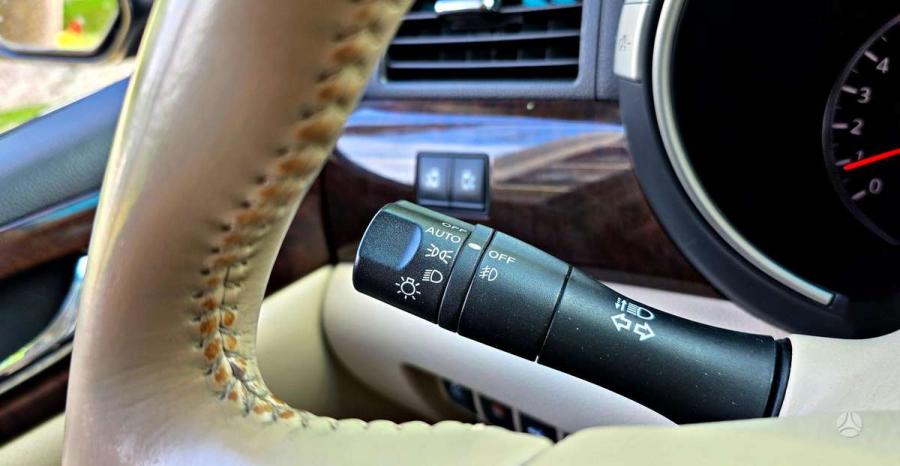 Pelēks Nissan Quest 2011 Viļņa, ar dzinēja tilpumu 3.50 L un nobraukumu 166 tūkst. km par 11500 €, foto 26 vietnē AUTOMOTO.COM.LV