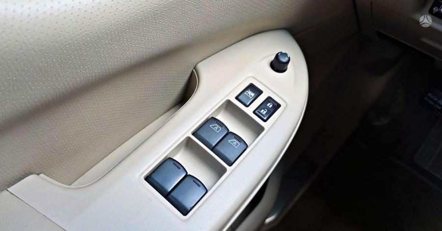 Pelēks Nissan Quest 2011 Viļņa, ar dzinēja tilpumu 3.50 L un nobraukumu 166 tūkst. km par 11500 €, foto 29 vietnē AUTOMOTO.COM.LV