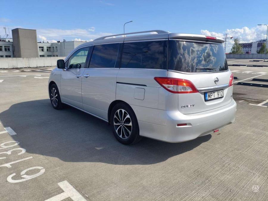 Pelēks Nissan Quest 2011 Viļņa, ar dzinēja tilpumu 3.50 L un nobraukumu 196 tūkst. km par 6000 €, foto 4 vietnē AUTOMOTO.COM.LV